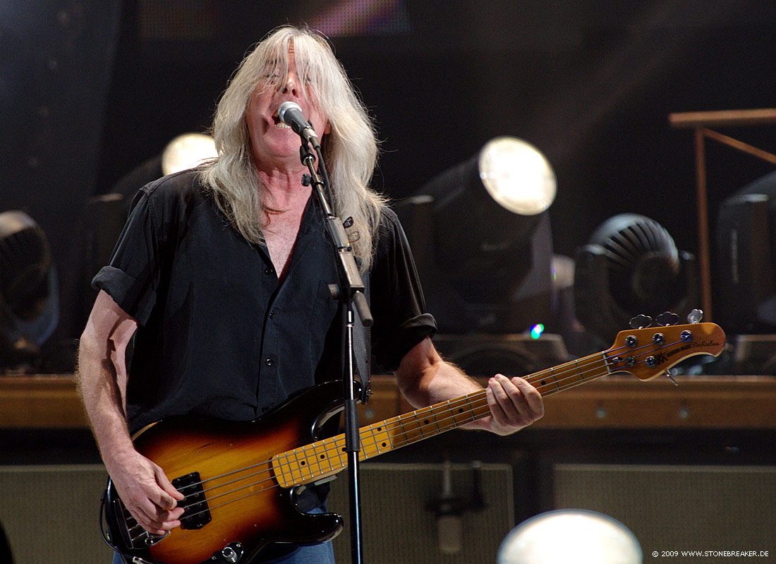 Heavy Rock: AC/DC: New Cliff Williams Video Interview Posted